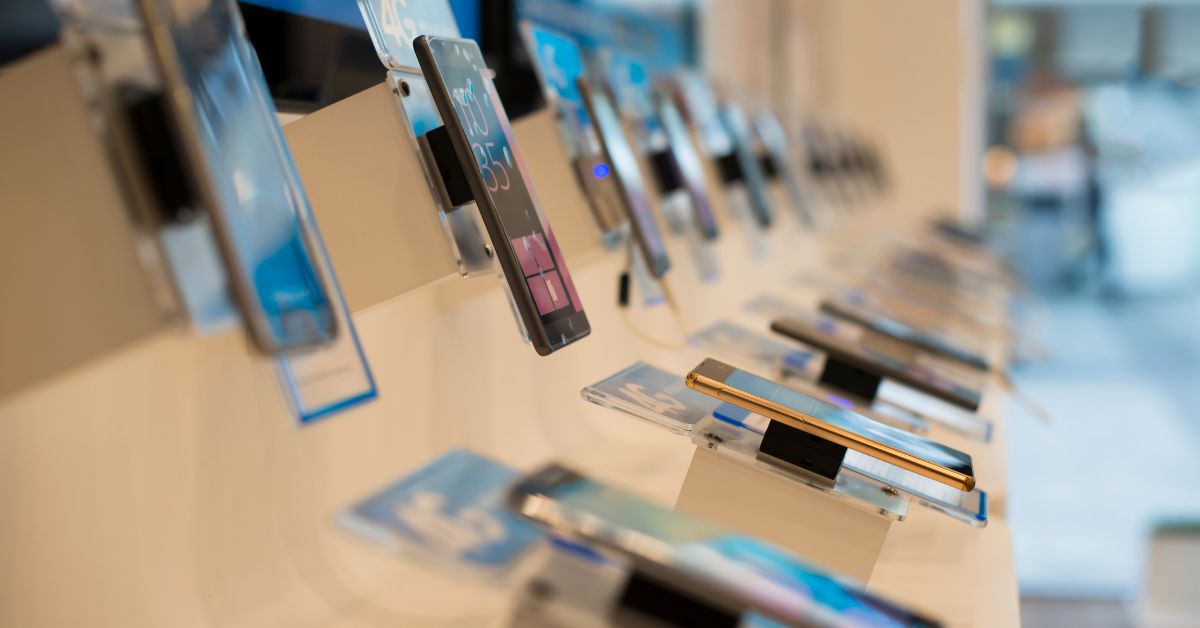 The Apple store in Delhi is now open to the public: 5 things you